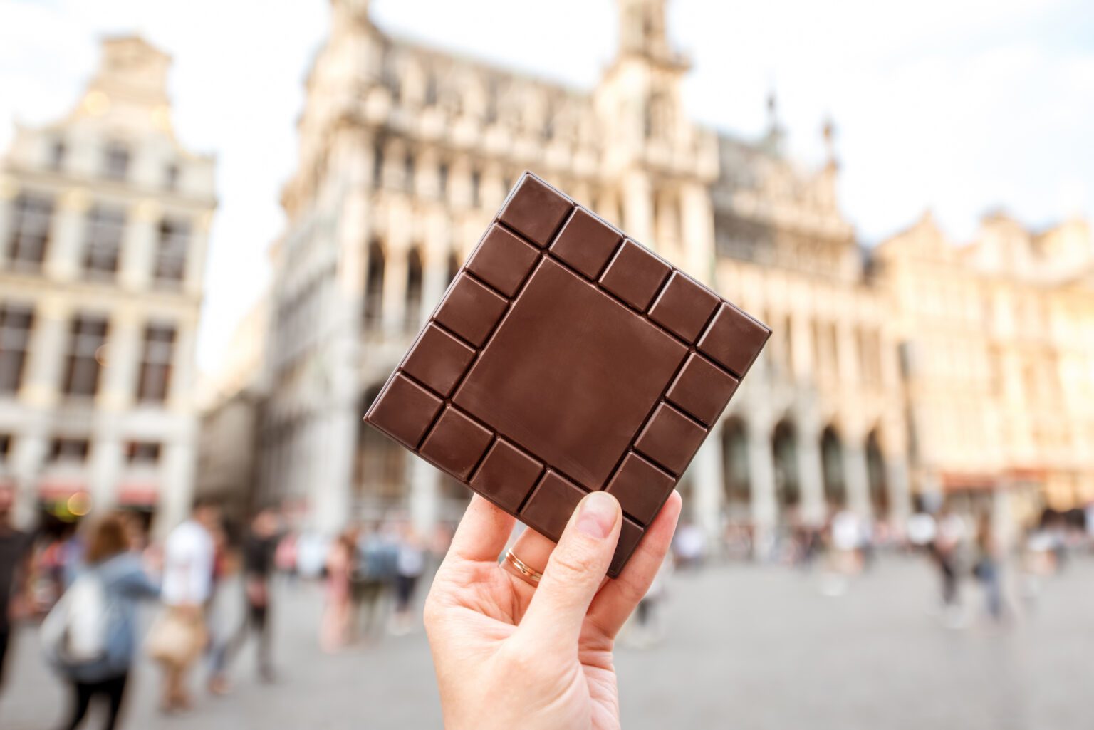 Toblerone: a história secreta (e doce) do chocolate triangular mais ...